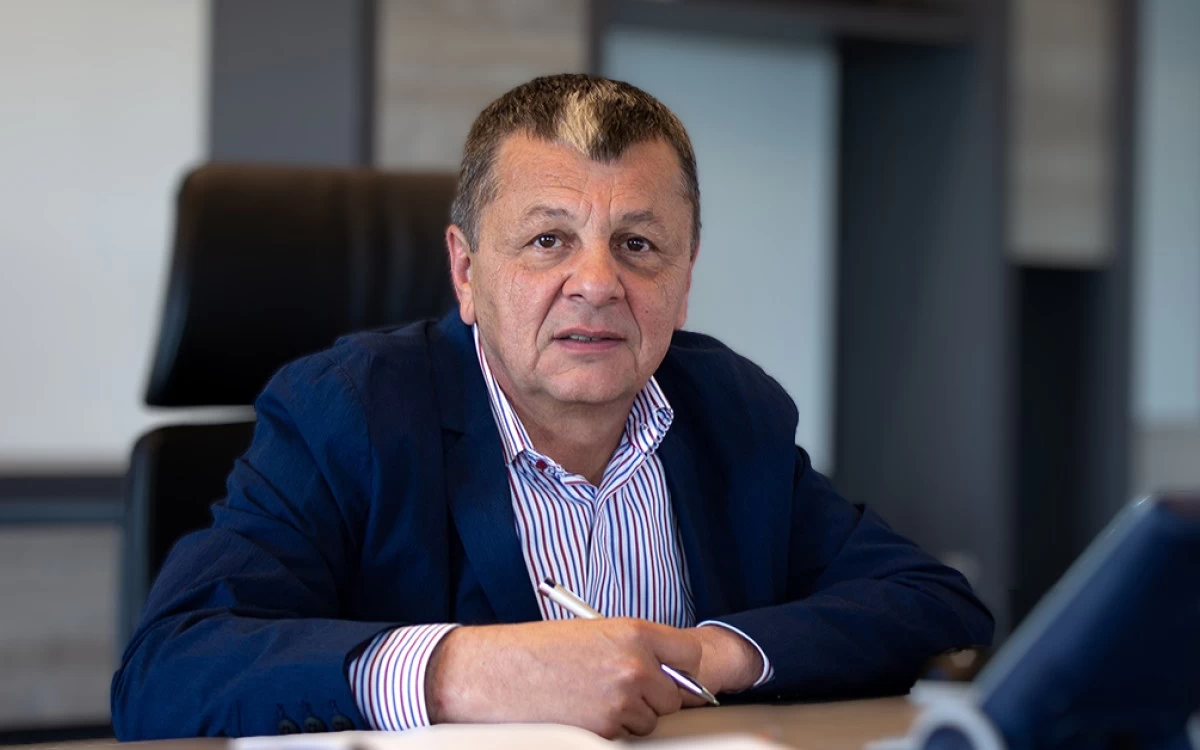 Side Trading, un business care crește bazat pe încredere, parteneriate ...